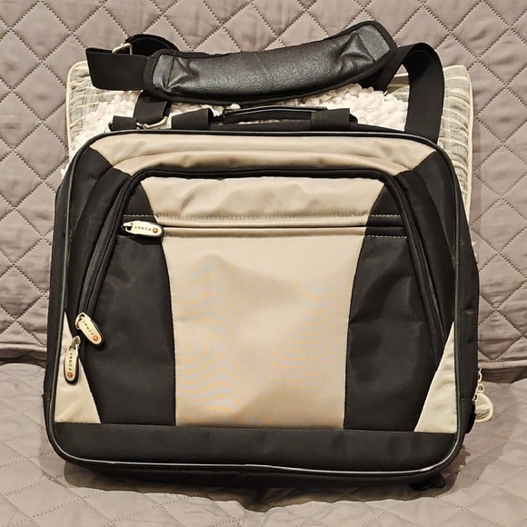 Foray | Bags | Foray Black And Silvergray Laptop Bag With Sporty Design ...